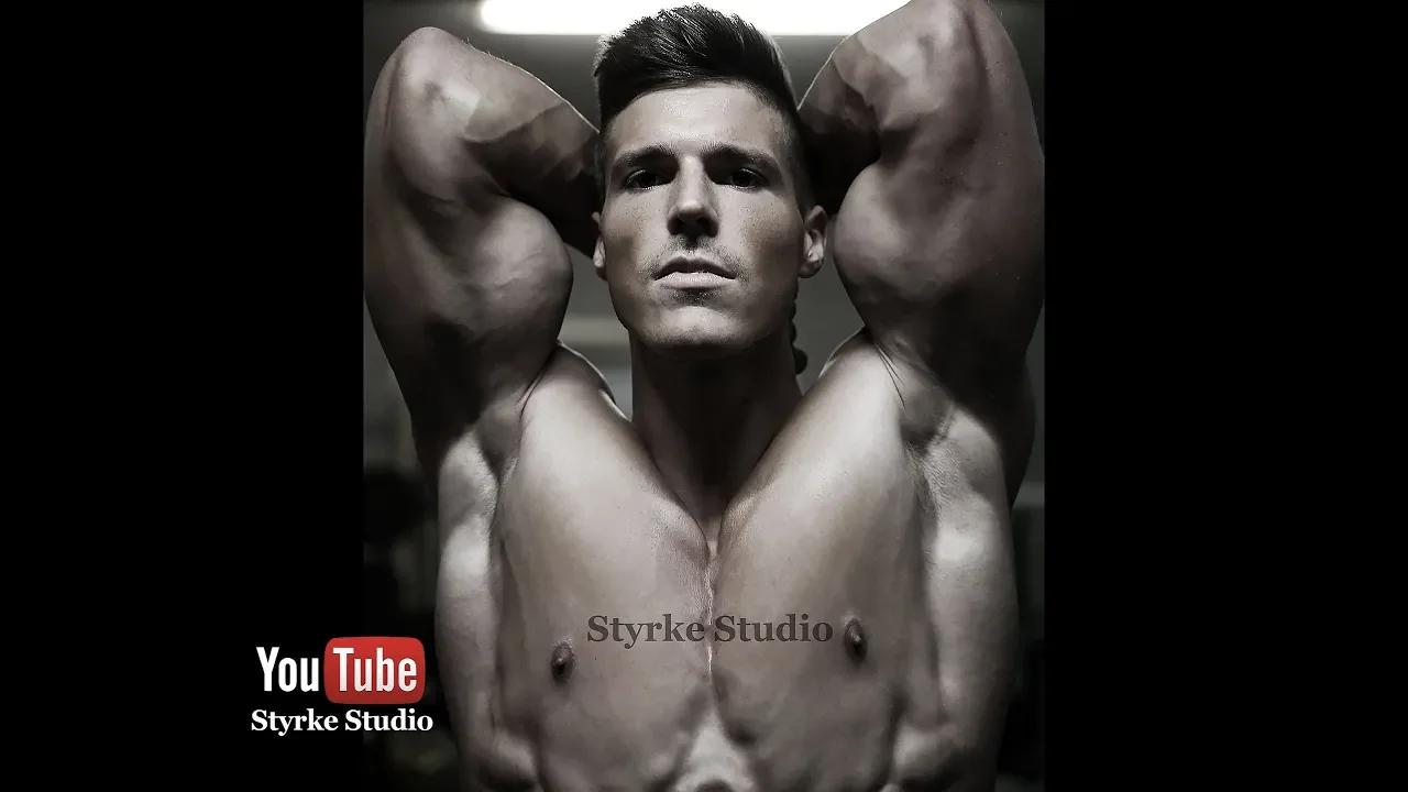 Shredded Fitness Model Powerjoel Muscle Pump Styrke Studio
