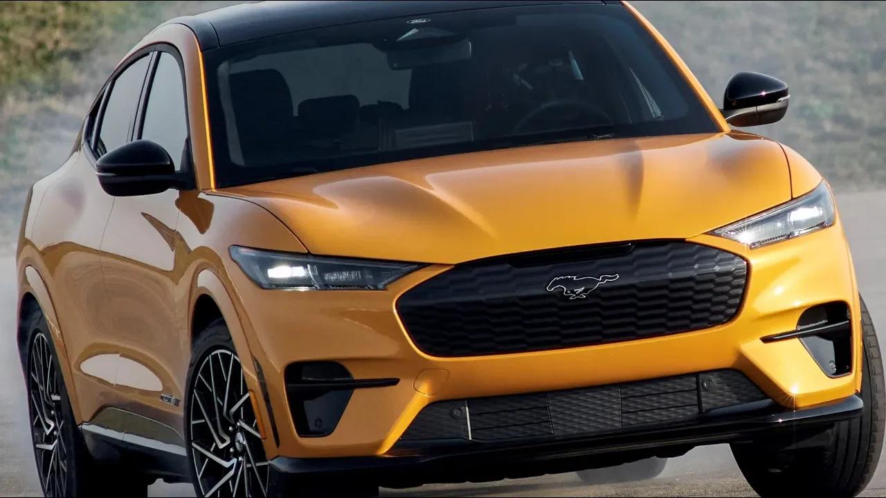 2022 Ford Mustang Mach-E GT | Acceleration and Electric Sound.