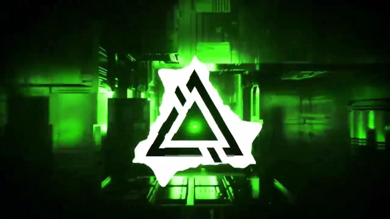 Rhionn Maxwell, Nathan Sinclair The Girl