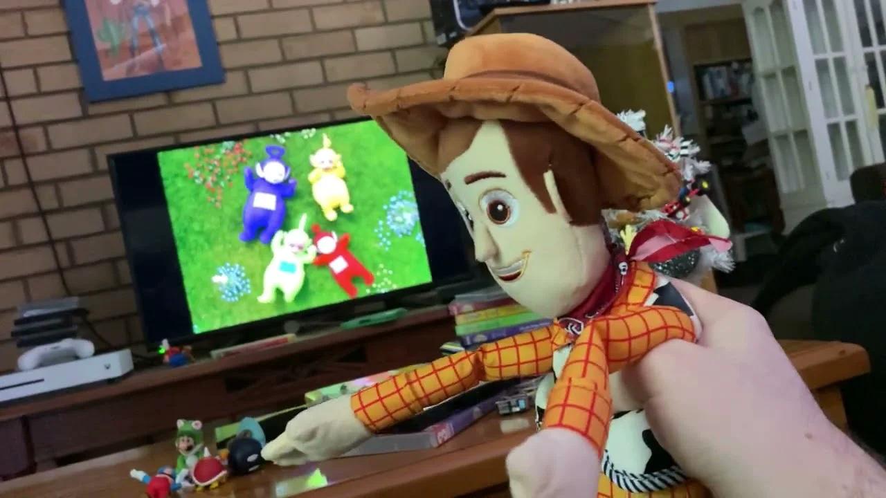 Woody watches Teletubbies: Christmas Crackers (Part 1)