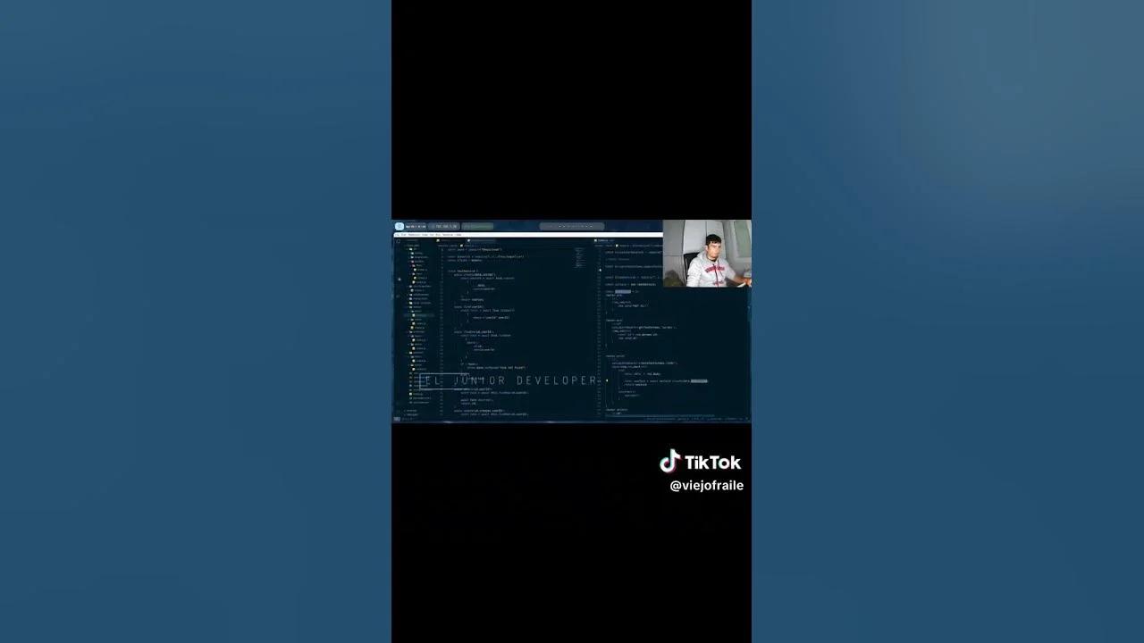 Junior Developer vs Senior Software Engineer #shorts