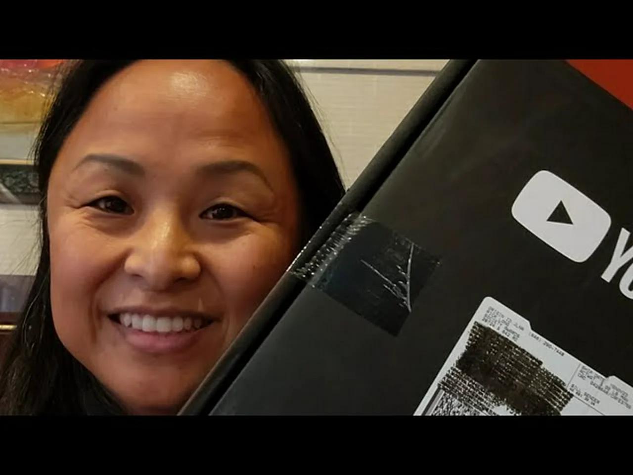 Youtube Creator Awards Unboxing