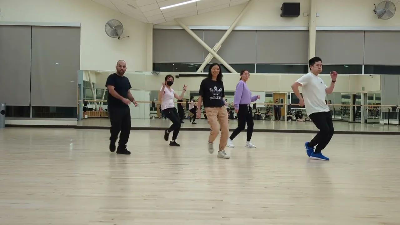 Hip Hop Dance Choreography: Learn the Heel-Toe and Toe-Toe Pivot ...