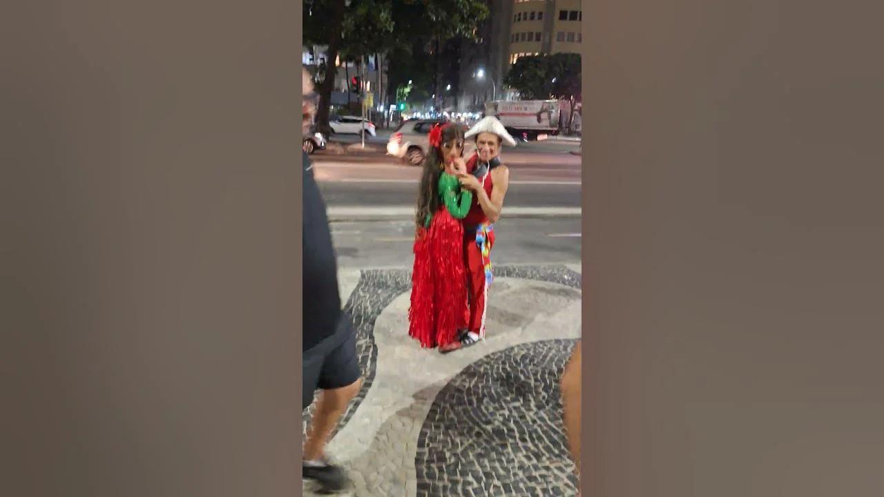 Explore Copacabana: Vibrant Nightlife & Street Scenes in Rio de Janeiro 🌴🇧🇷