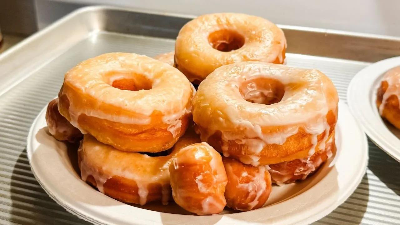 Classic Yeast Glazed Doughnuts Recipe - Make homemade donuts like your ...