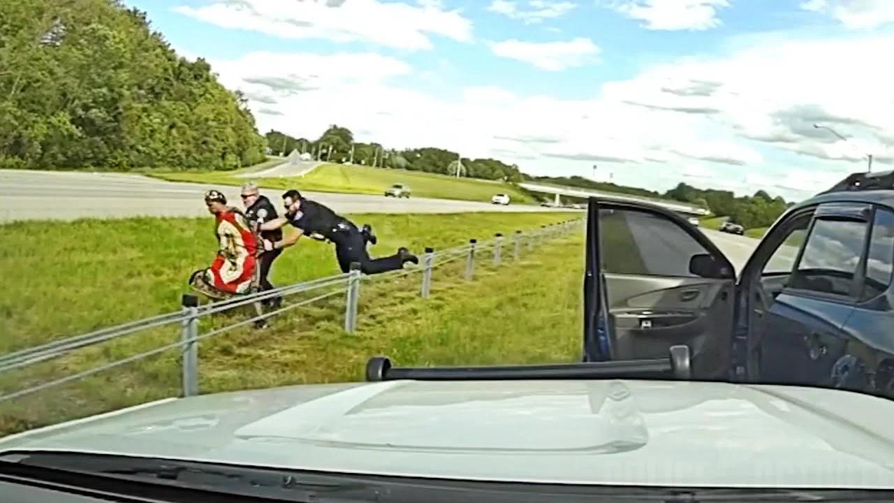 Ohio Woman Flees From Police Hits Cruiser Then Tries To Run On Foot