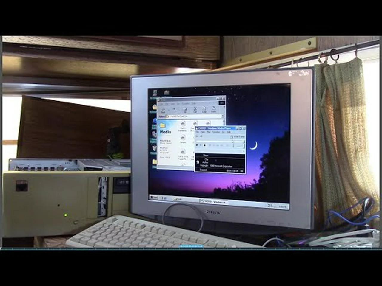Windows 98 Build Part 2 - Graphics and going on the internet