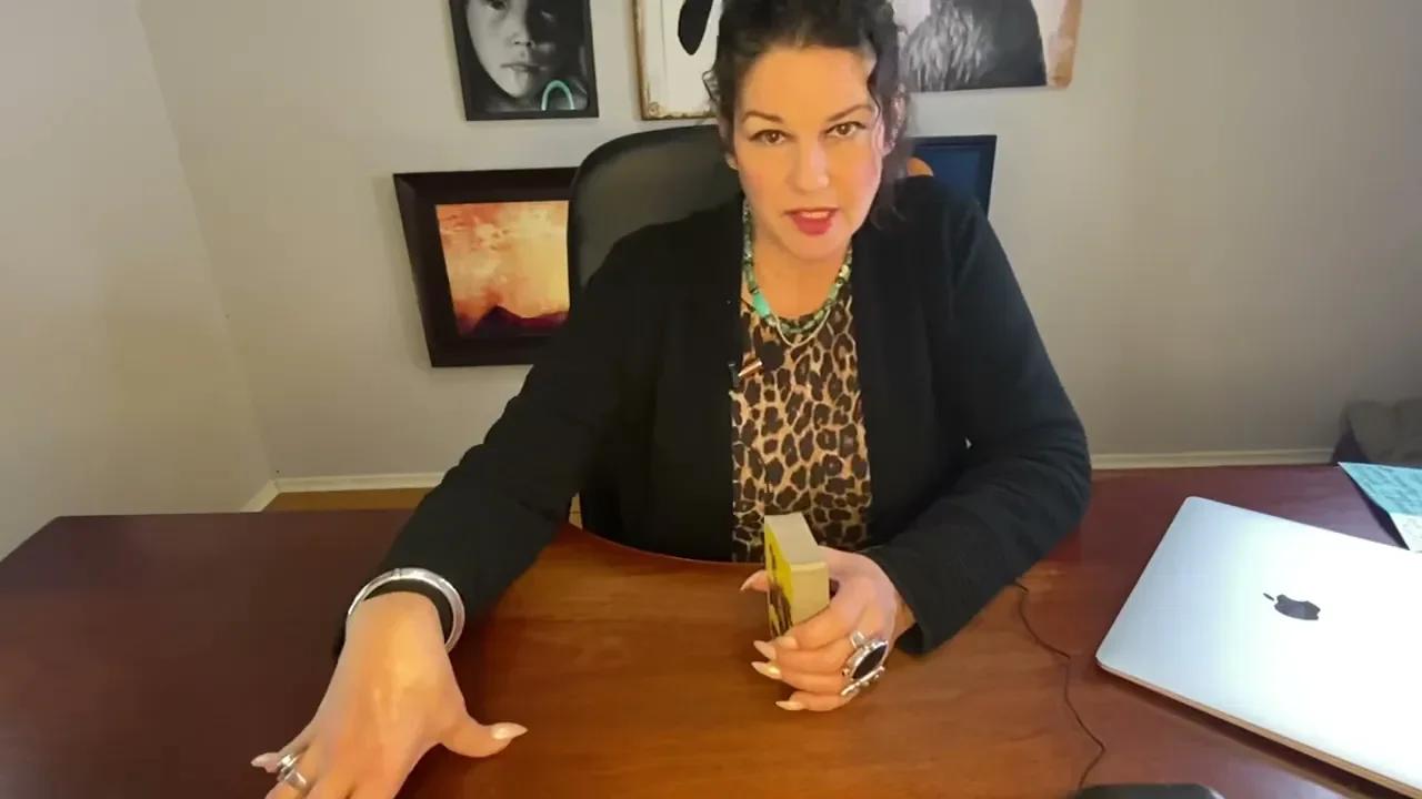 TAROT BY JANINE LOOKS AT TWO BREAKING NEWS STORIES 😅