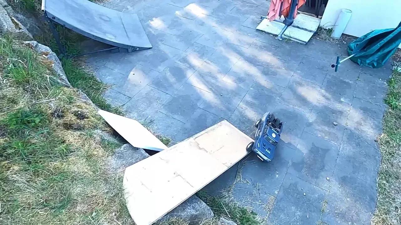 KYOSHO OUTLAW RAMPAGE PRO 3s avec des ralentis sur les suspension