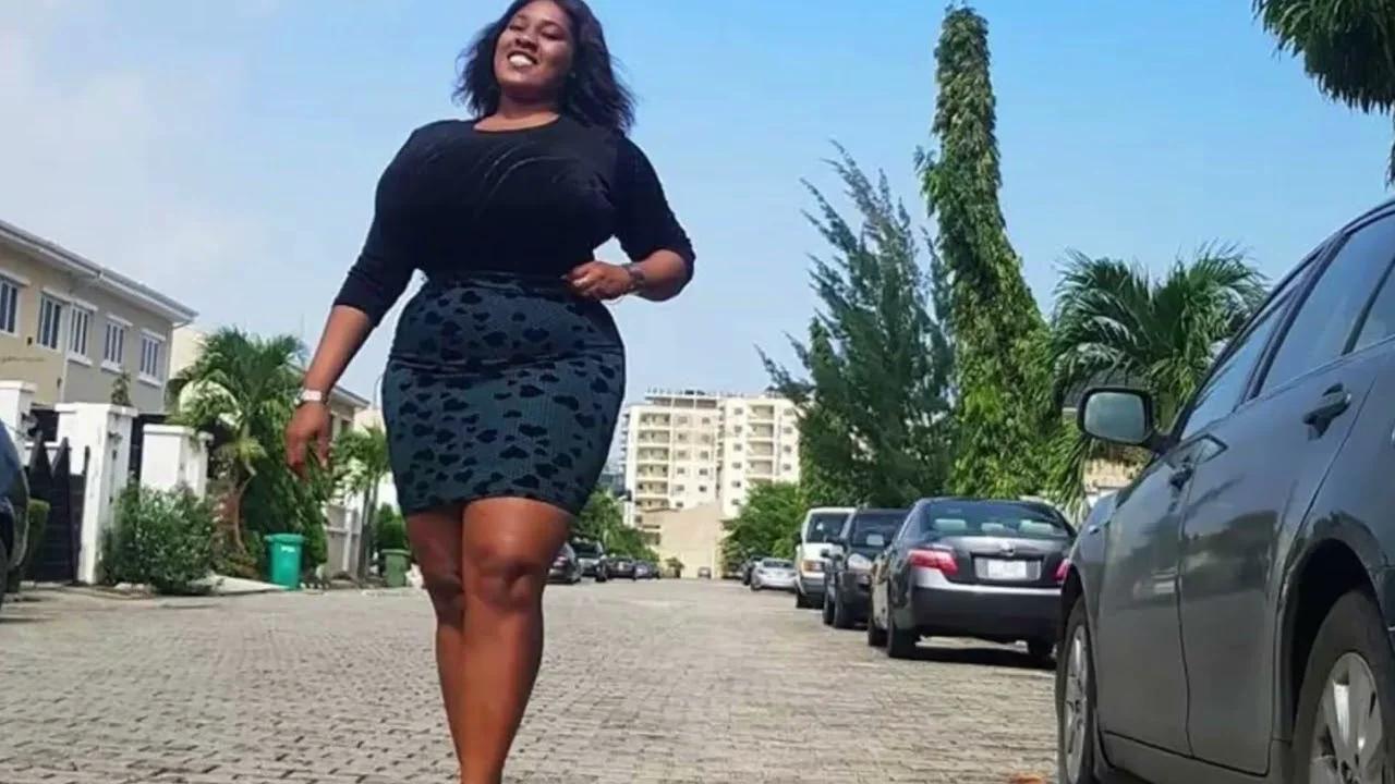 Obianujueo Uju From Nigeria | Huge Bigtits| Curvy Model plus size | modelo curvilíneo | bbw