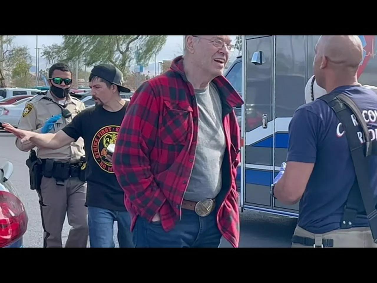 Off Duty Cop Assaults Family of 4 / 1st Amendment Audit / Las Vegas ...