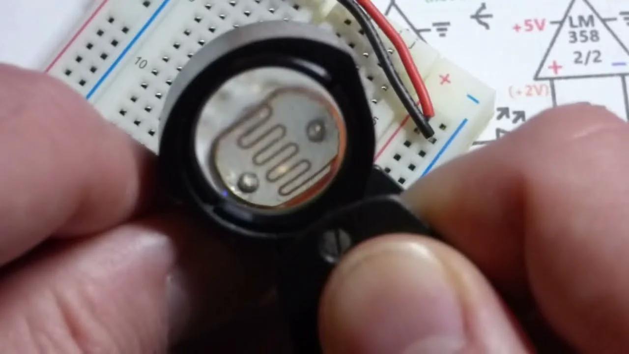 Light Dependent Resistor LDR multimeter resistance of Photoresistor