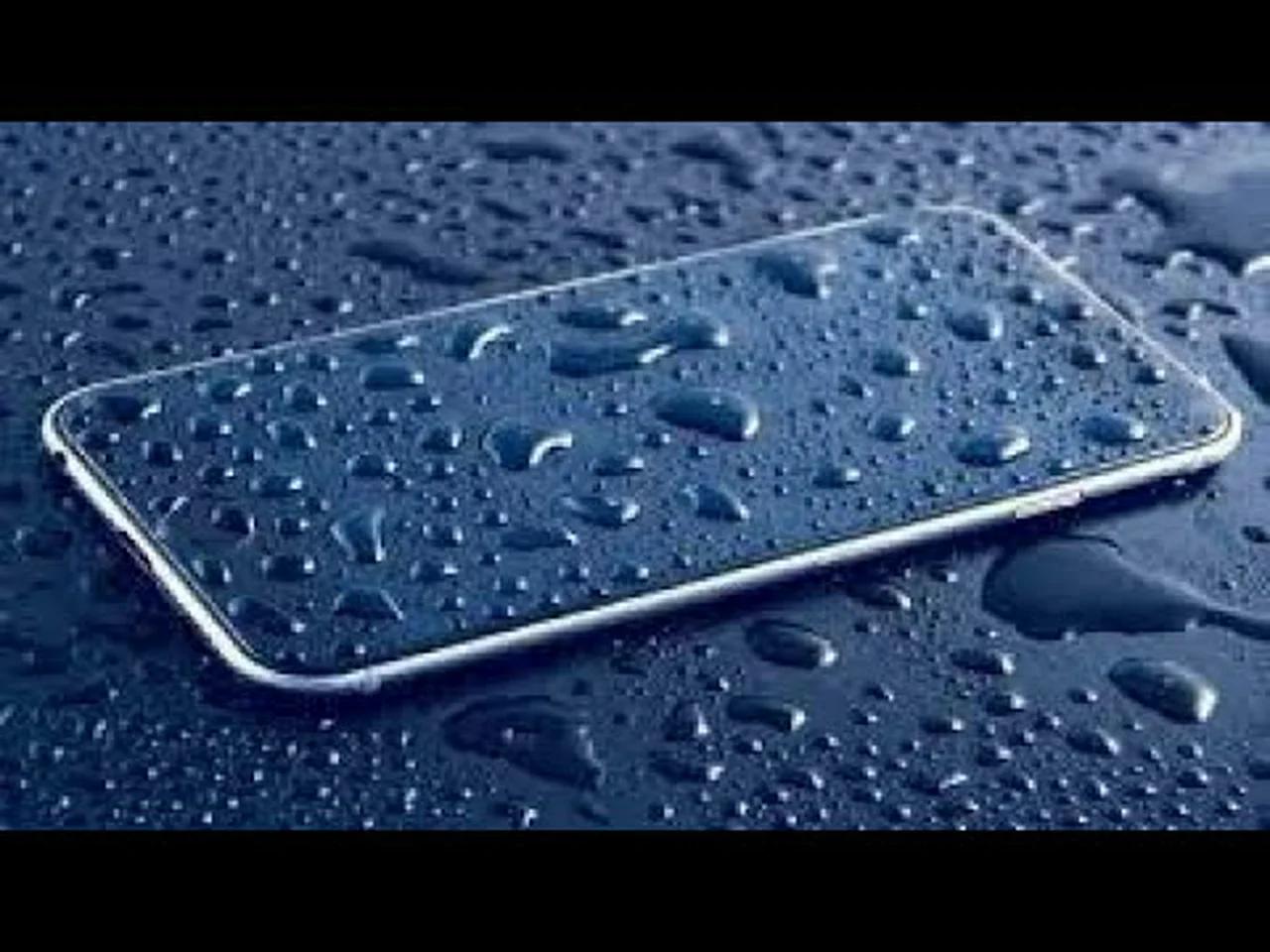 What to Do If You Drop Your Phone In Water