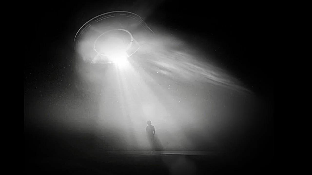 Alien abduction researchers John E. Mack, Linda Moulton Howe, Karla ...