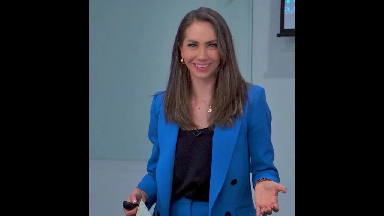 BIOGRAFÍA PAOLA BARQUET 👩‍💼🎙️