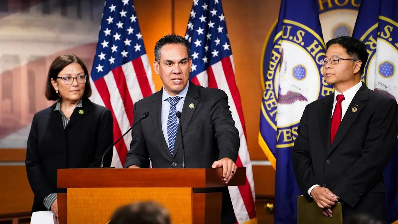 House Democrat Leadership Holds Weekly Press Conference (April 10)