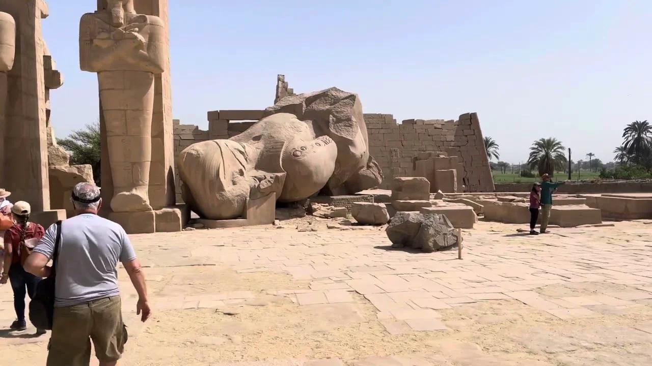 1000 ton sculpture in Egypt