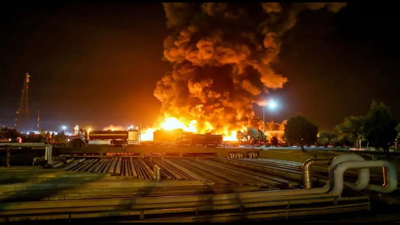 Breaking Israel strikes military base in Isfahan Iran by Nuclear ...
