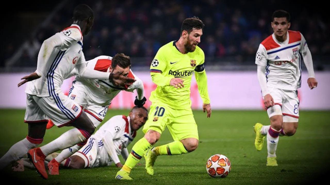 Lionel Messi - ALIEN Amoung Players