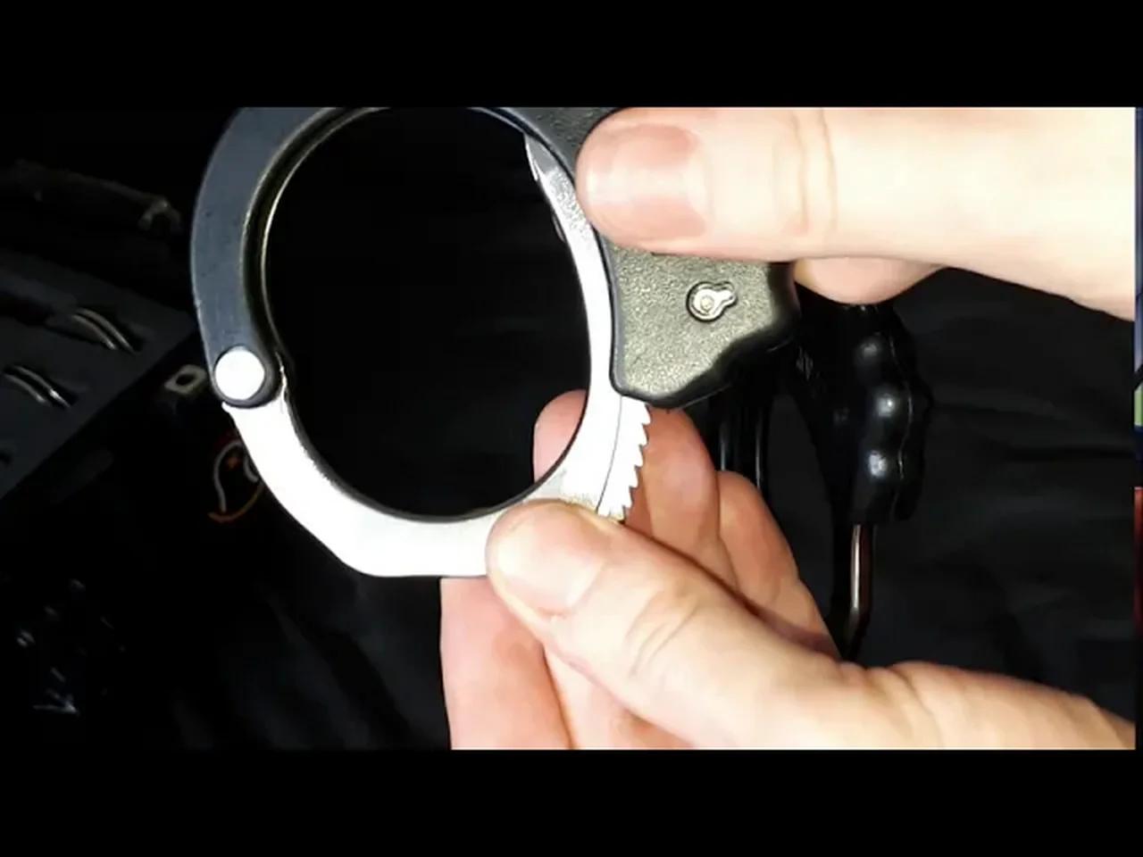 🚨🔗🇺🇸 ASP Model 100 Chain Handcuffs 1 Pawl & Polymer exterior for ...