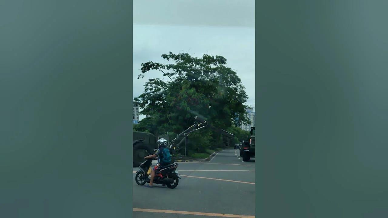🇵🇭 Military Construction Column through Taguig Suburb - A Rare Sight in ...