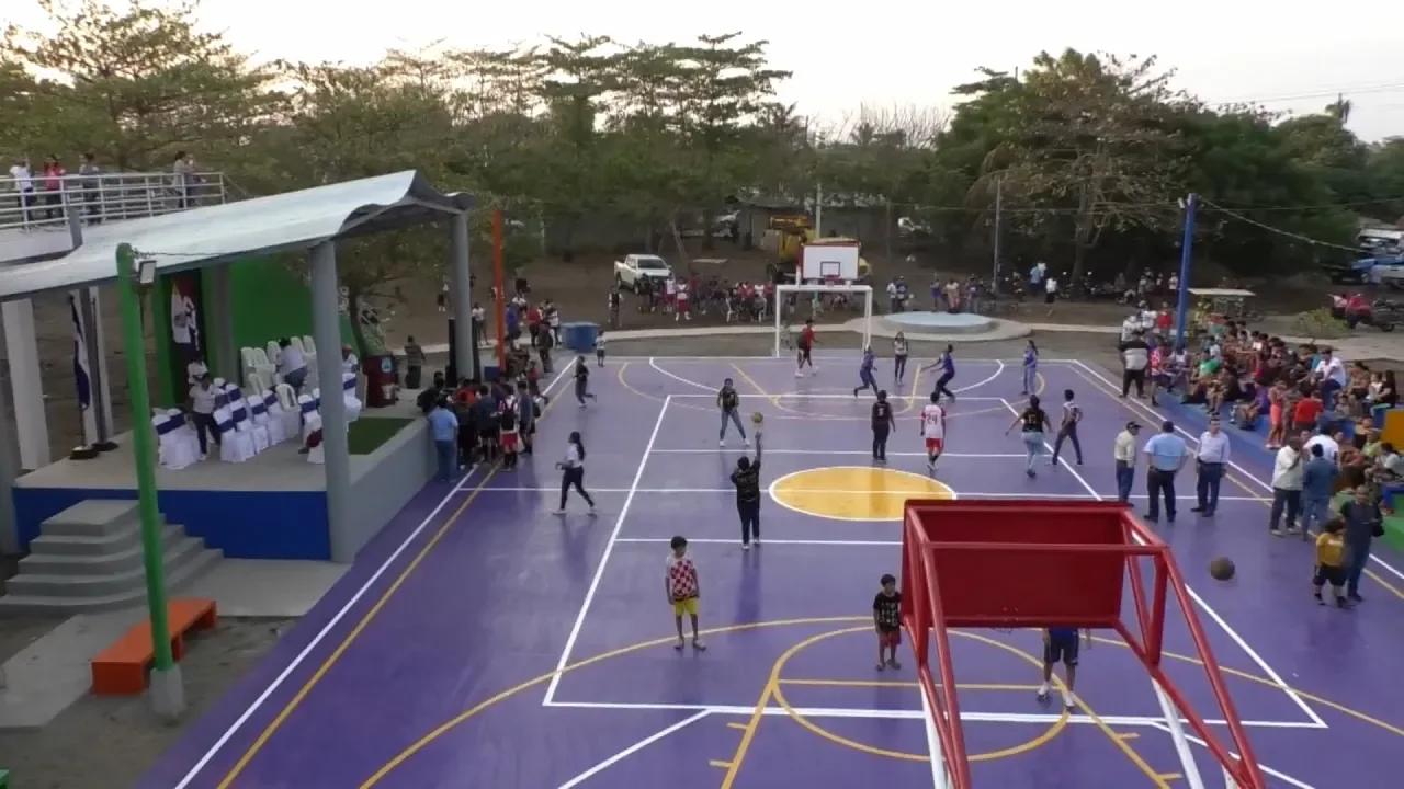 Familias de Corinto estrenan bonito parque "Bandar Abbas" para ...