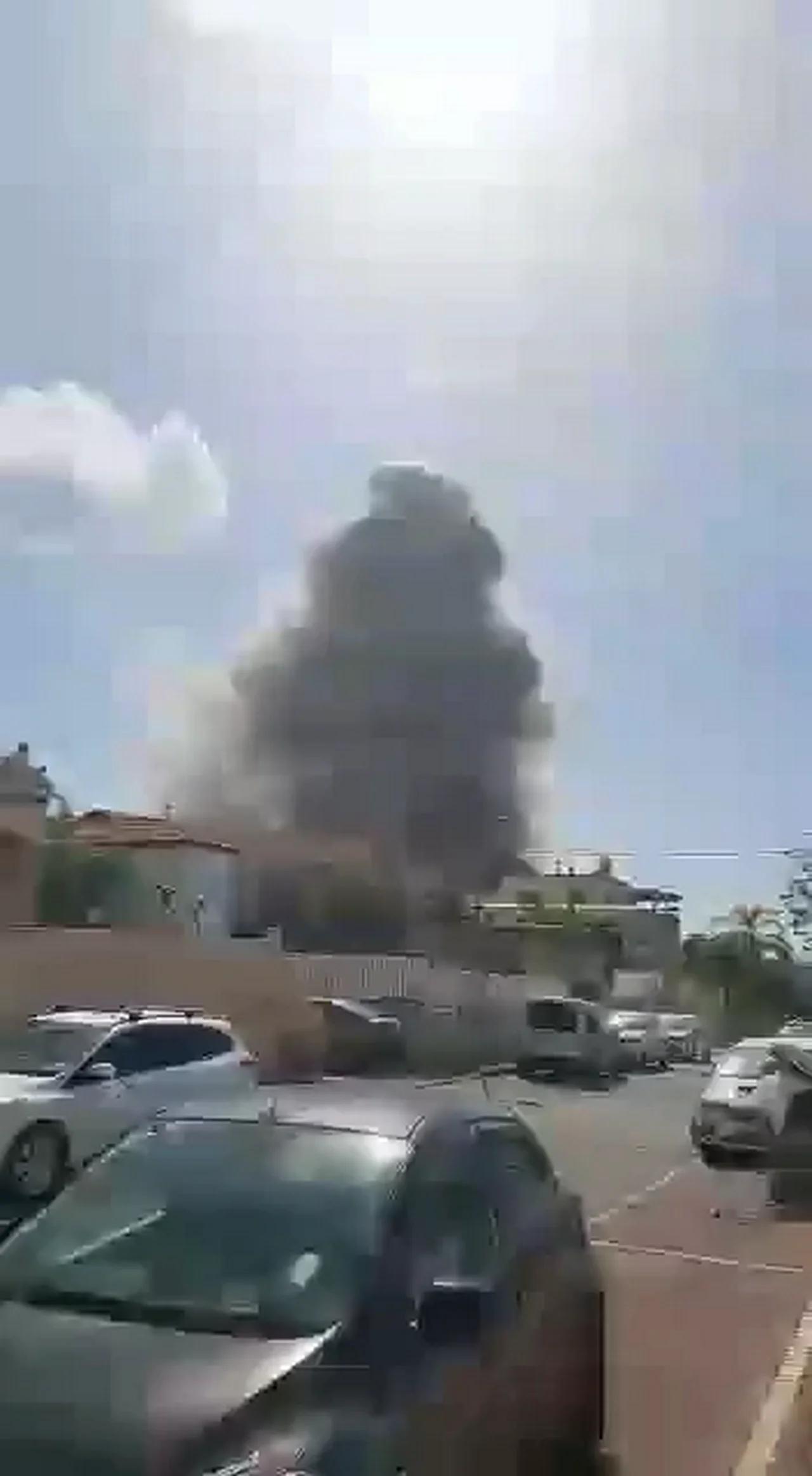 After a nighttime storming of the Al-Askha mosque, Lebanon struck ...