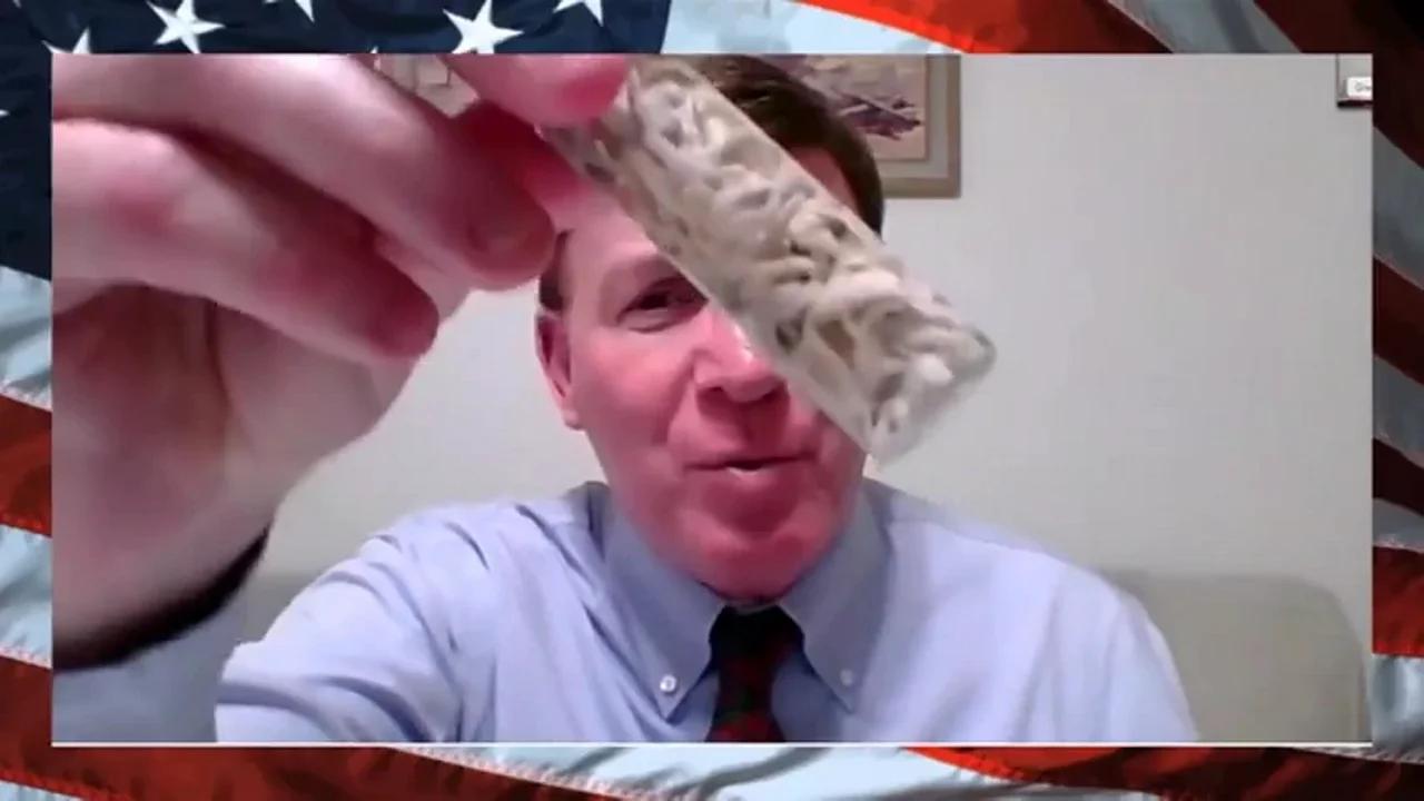 White Fibrous Clots from CV19 Vax, Contagious – Tom Haviland