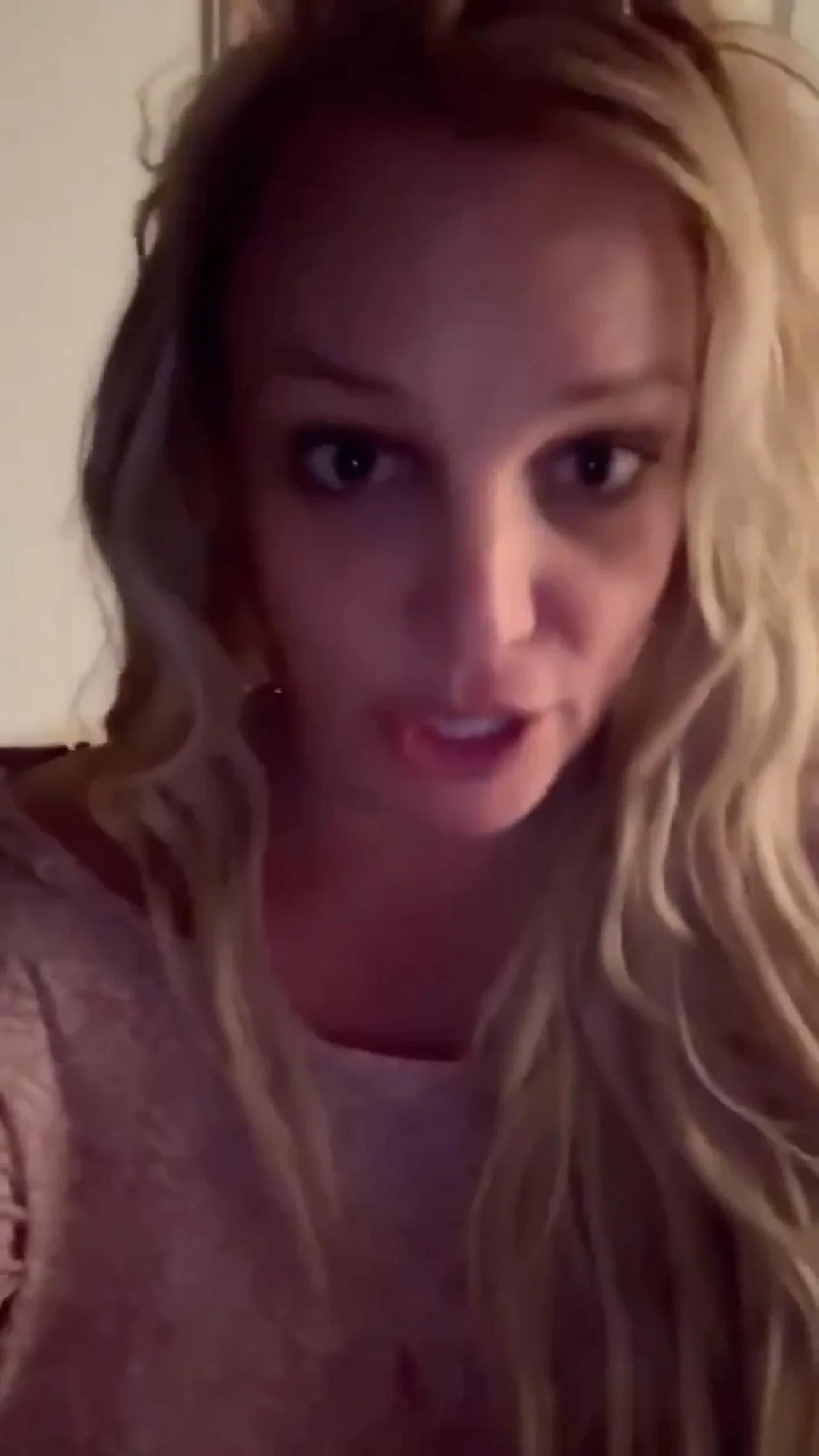 Britney showing a child alter aged 5 from her MK Ultra mind control abuse