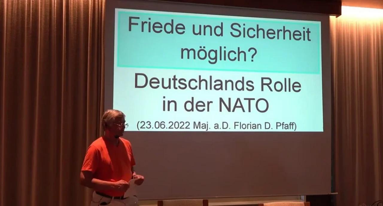 Florian Pfaff auf dem Vortrag in Rosenheim Frieden schaffen