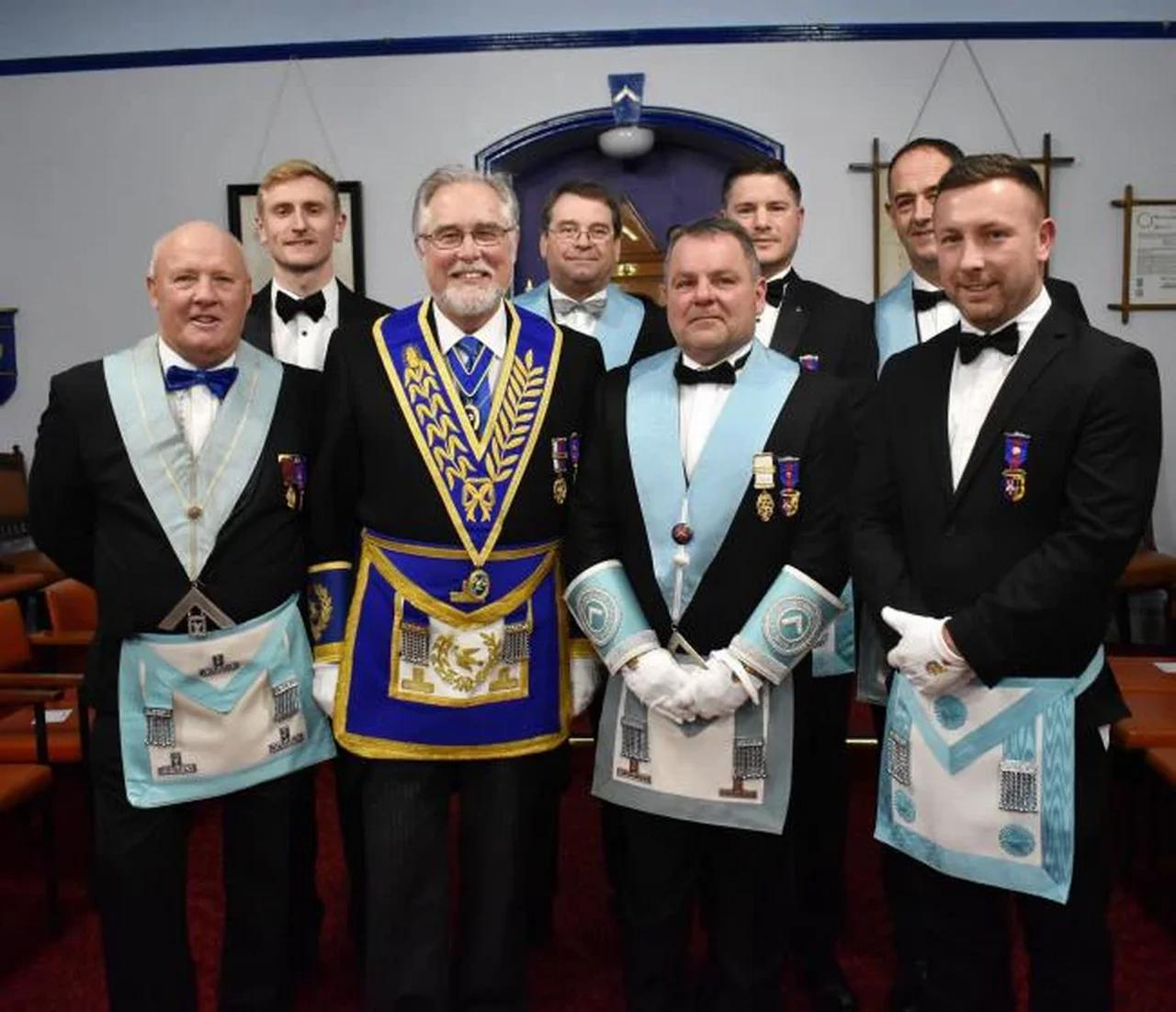 un ex-franc-maçon EXPOSE les secrets sataniques des francs-maçons ...