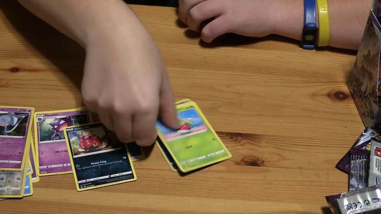 FFG Unboxing Pokemon Sword and Shield Cards Chilling Reign