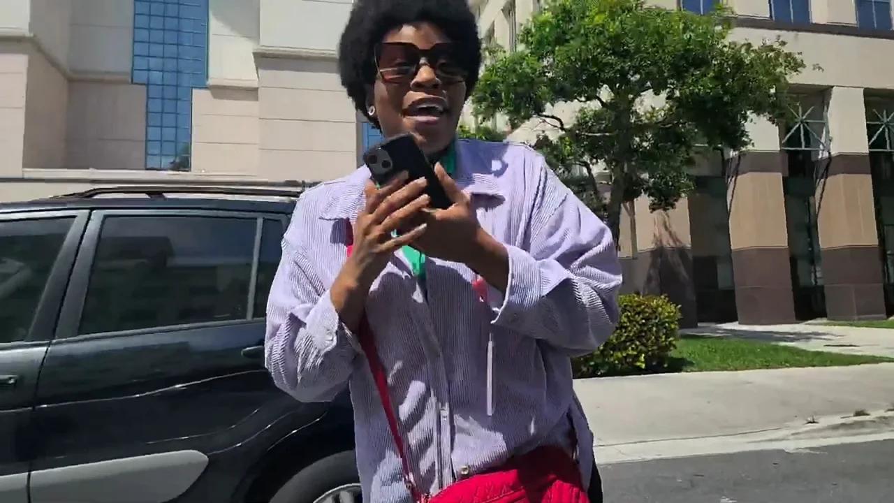 Handsome Truth is Attacked by a She Boon