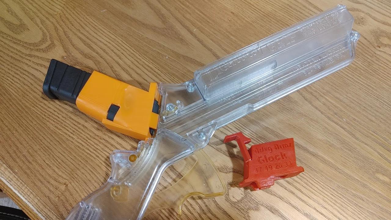 Lightning Grip Advantage Arms mag adaptor