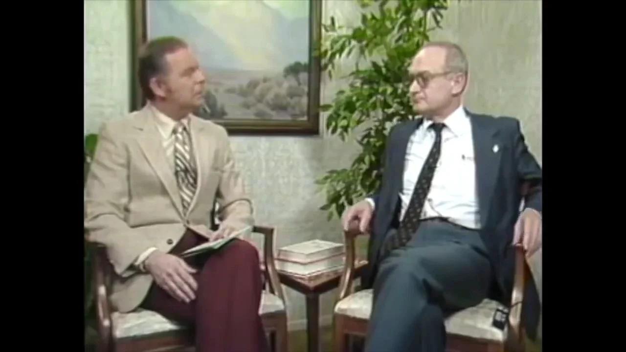 Yuri Bezmenov reveals SovietCommunist Subversion Tactics in India ...