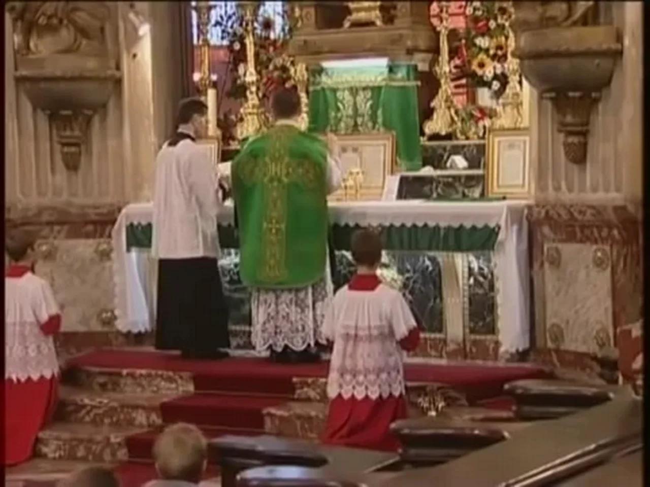 Simple Majesty of Tridentine Latin Mass
