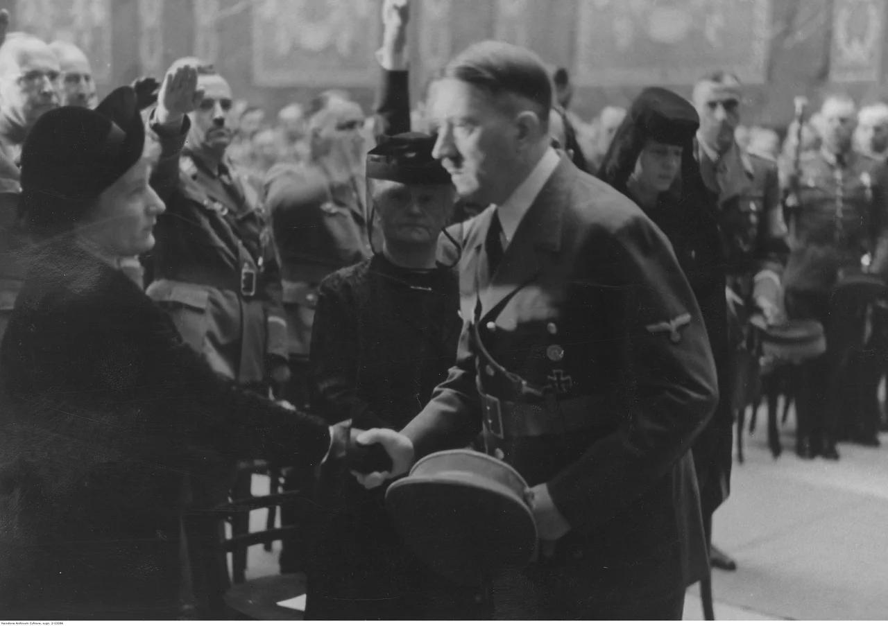 Hitler's War - Based on the David Irving Book