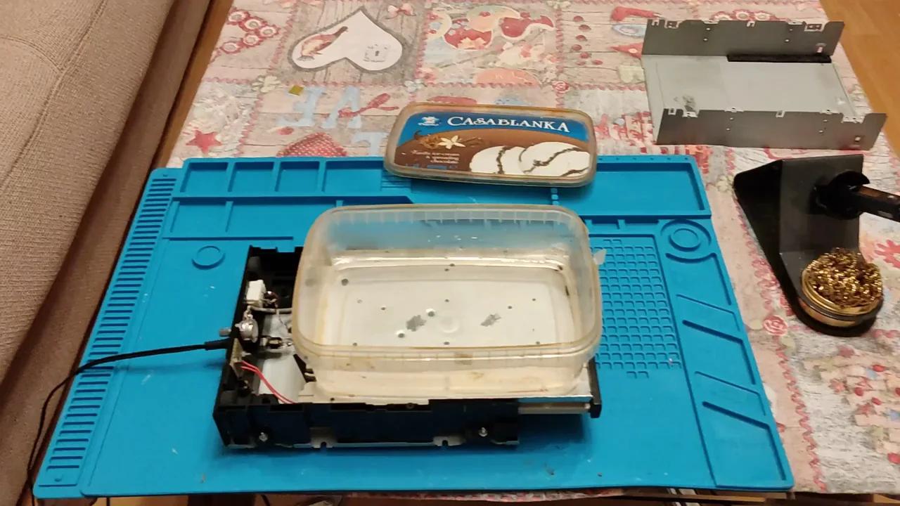 Shaker for PCB etching