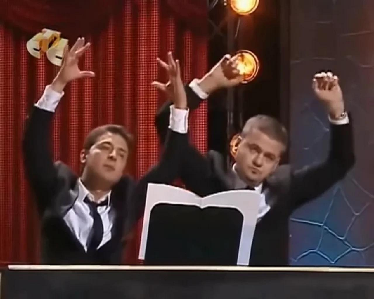 Zelensky playing piano with his dick