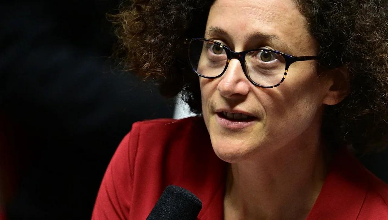 DP-BEST OF 618-ÉMANUELLE WARGON