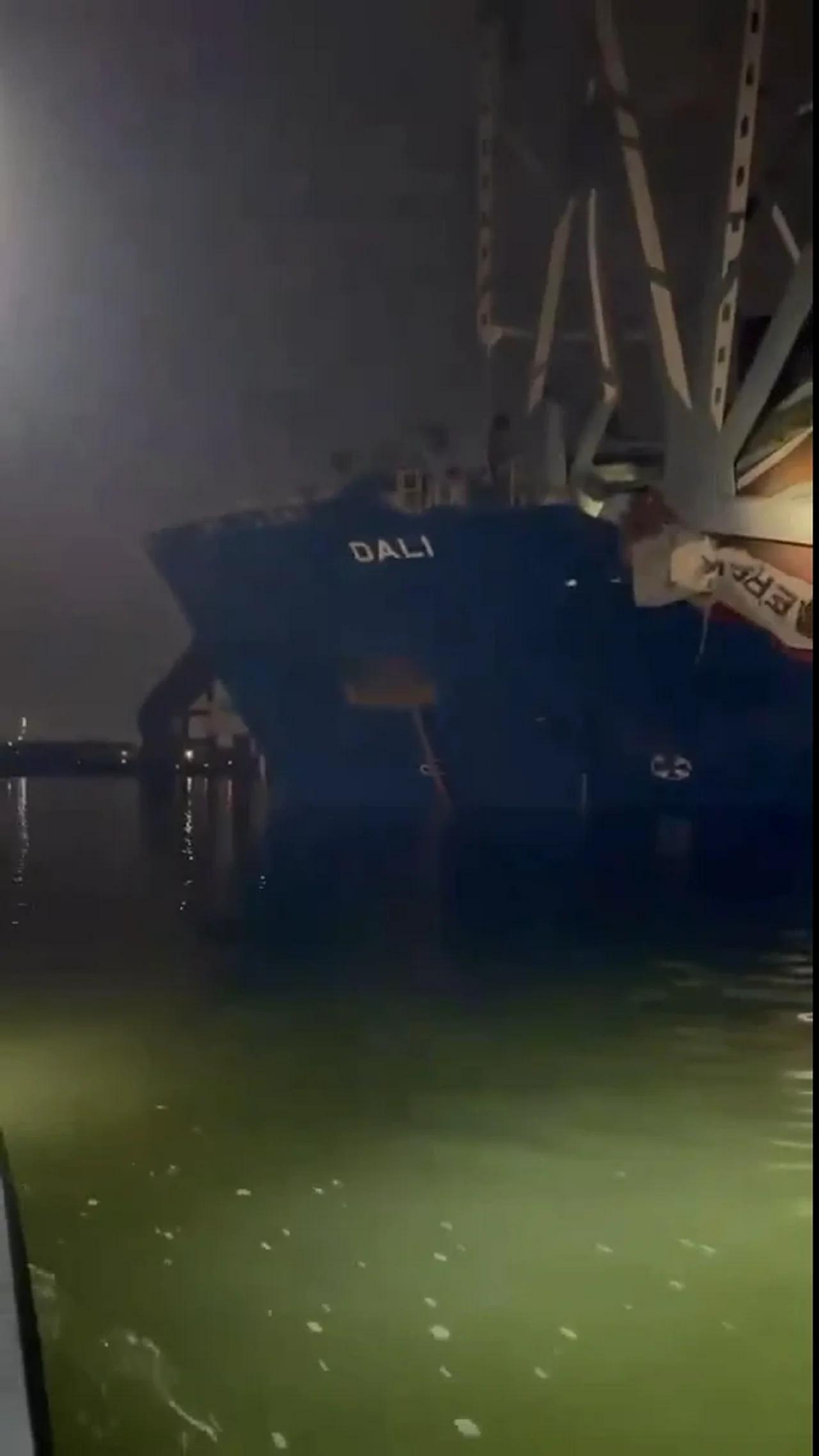 ⚠️Eye witness shares close-up footage of the Baltimore Key Bridge ...