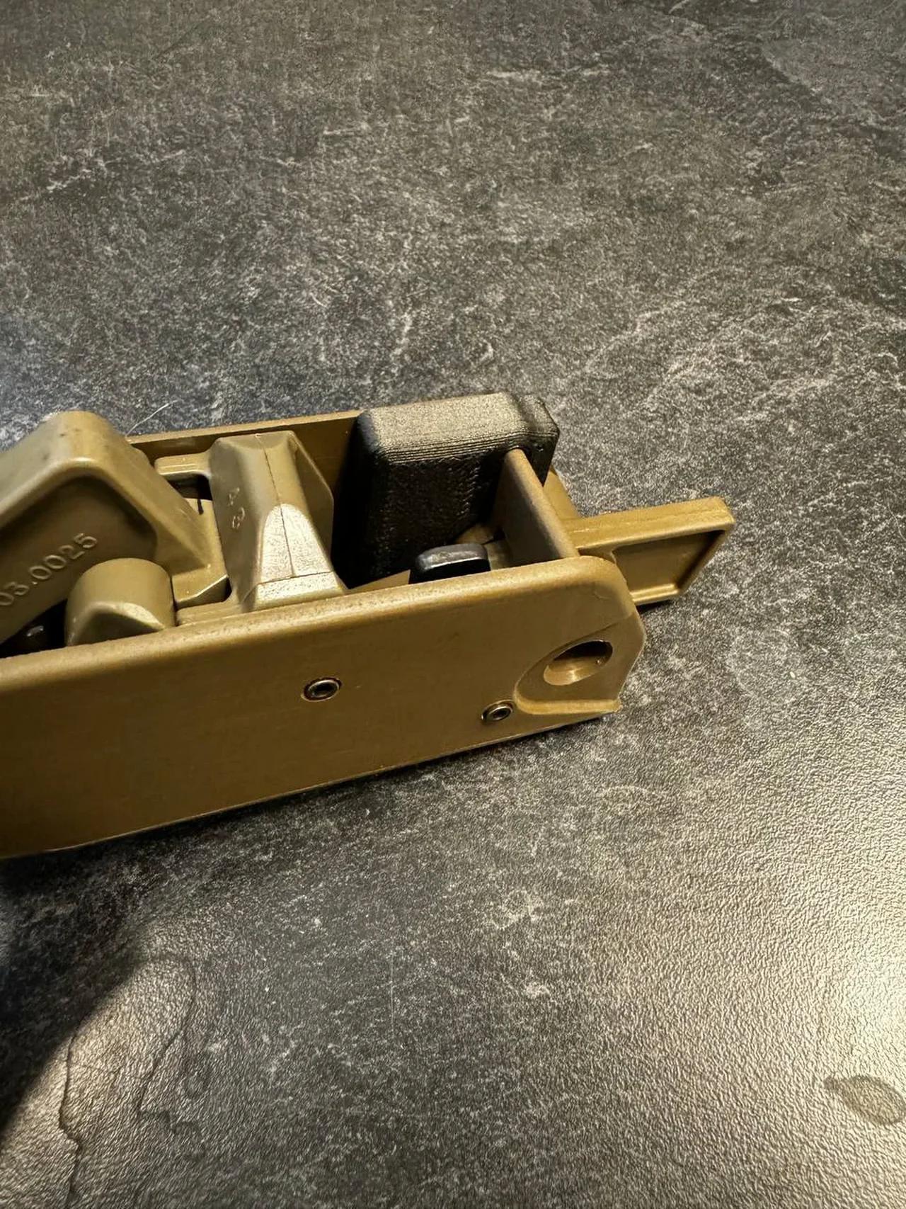 benderzee's AUG Pack Stop (rehosting)