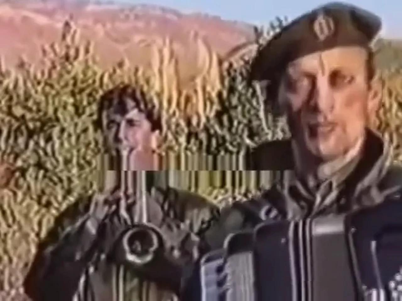 /int/ Sings Remove Kebab