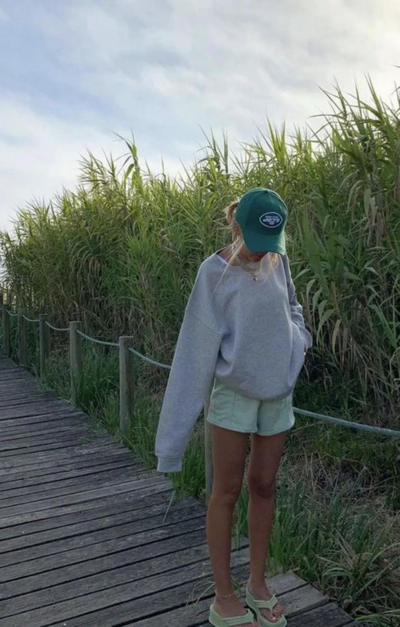 extreme thigh gap; 6 inch gap + desired thighs