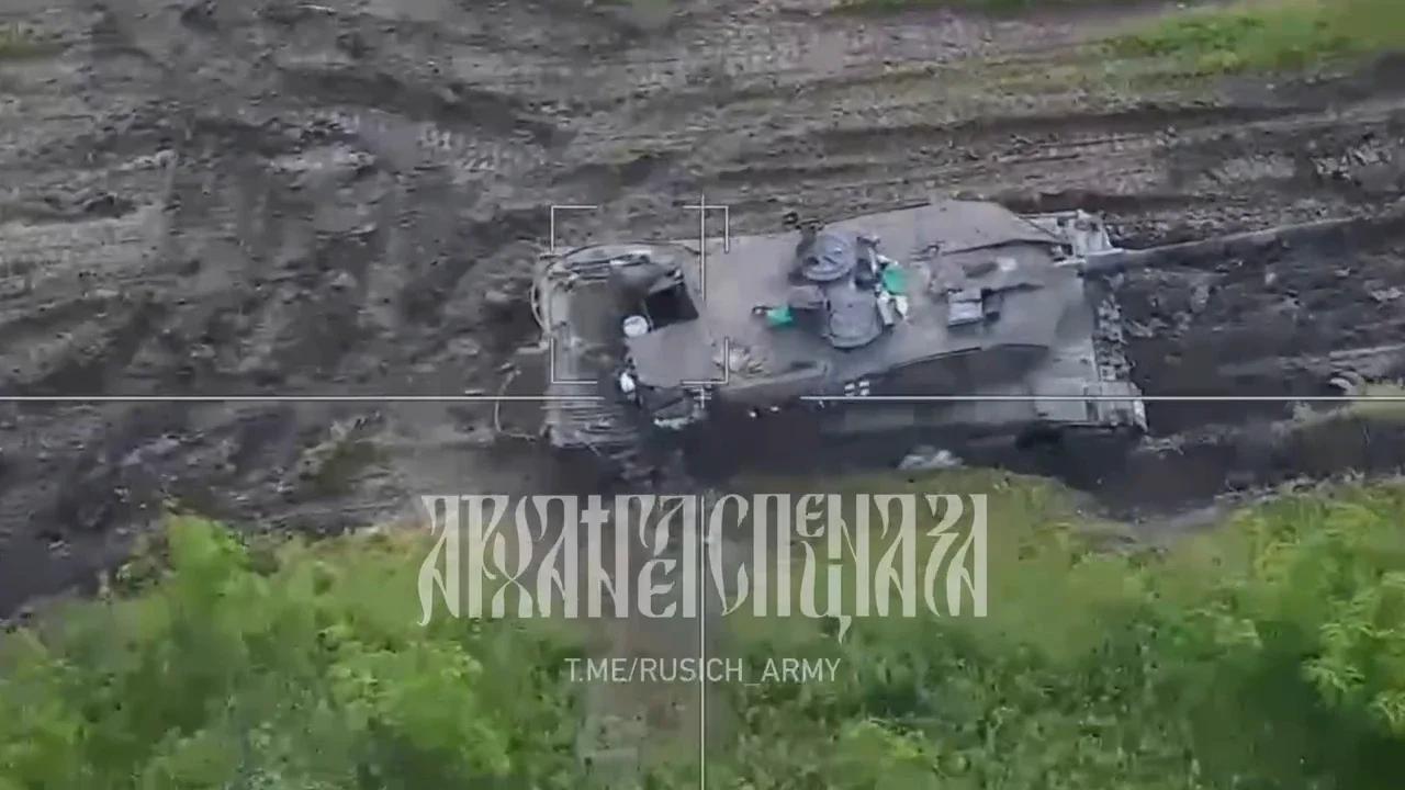 RF Lancet strike on Ukrainian Leopard 2 tank