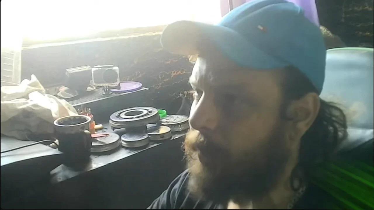 Frederic Roger liga para o pai por conta da Dona Lili