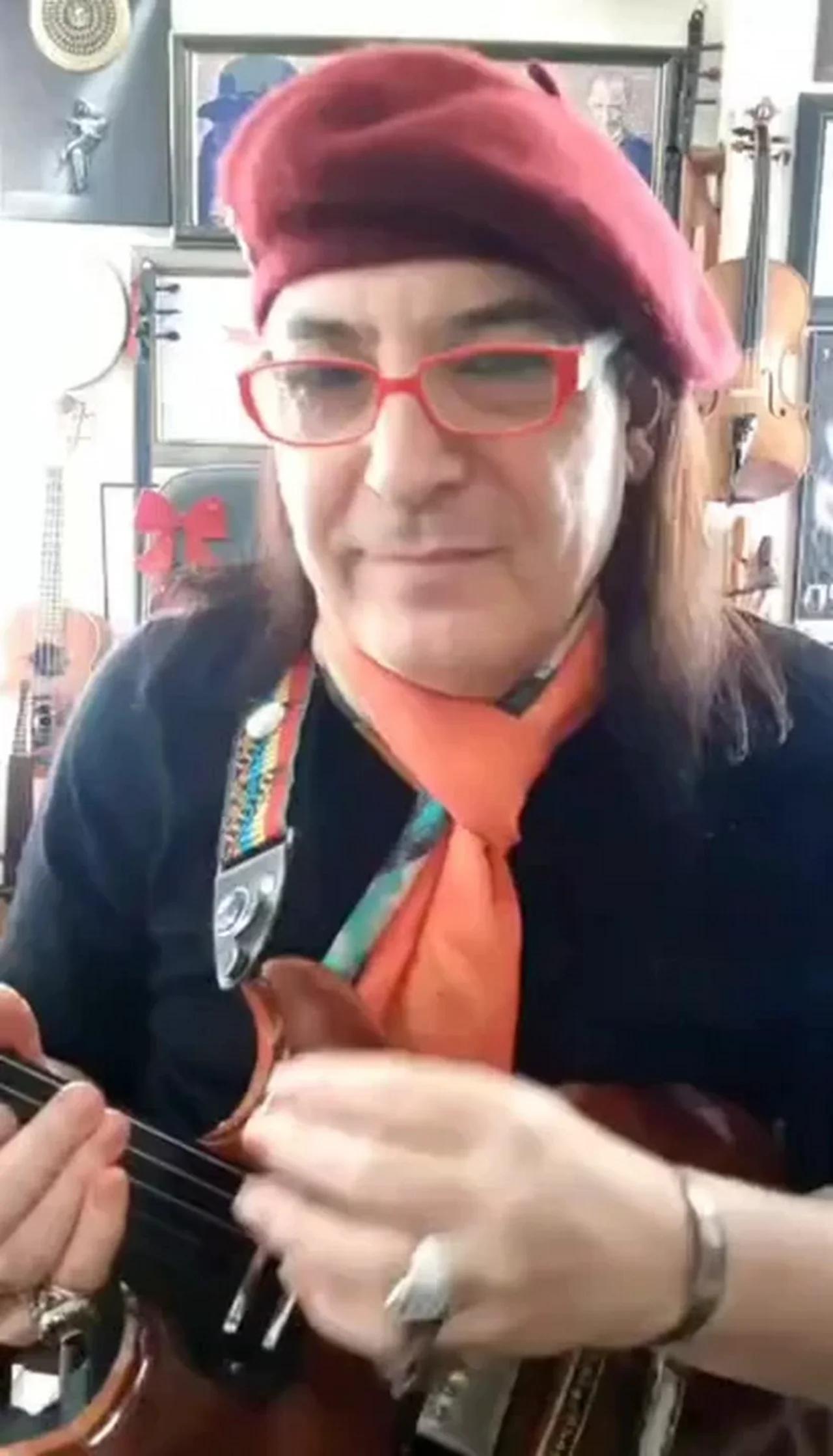 Hasan Cihat Örter; Siber zorbalar yüzünden tırnağını kırıyor ve halk ...