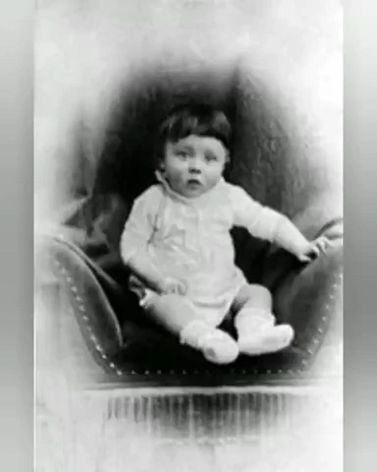 Adolf Hitler in your eyes