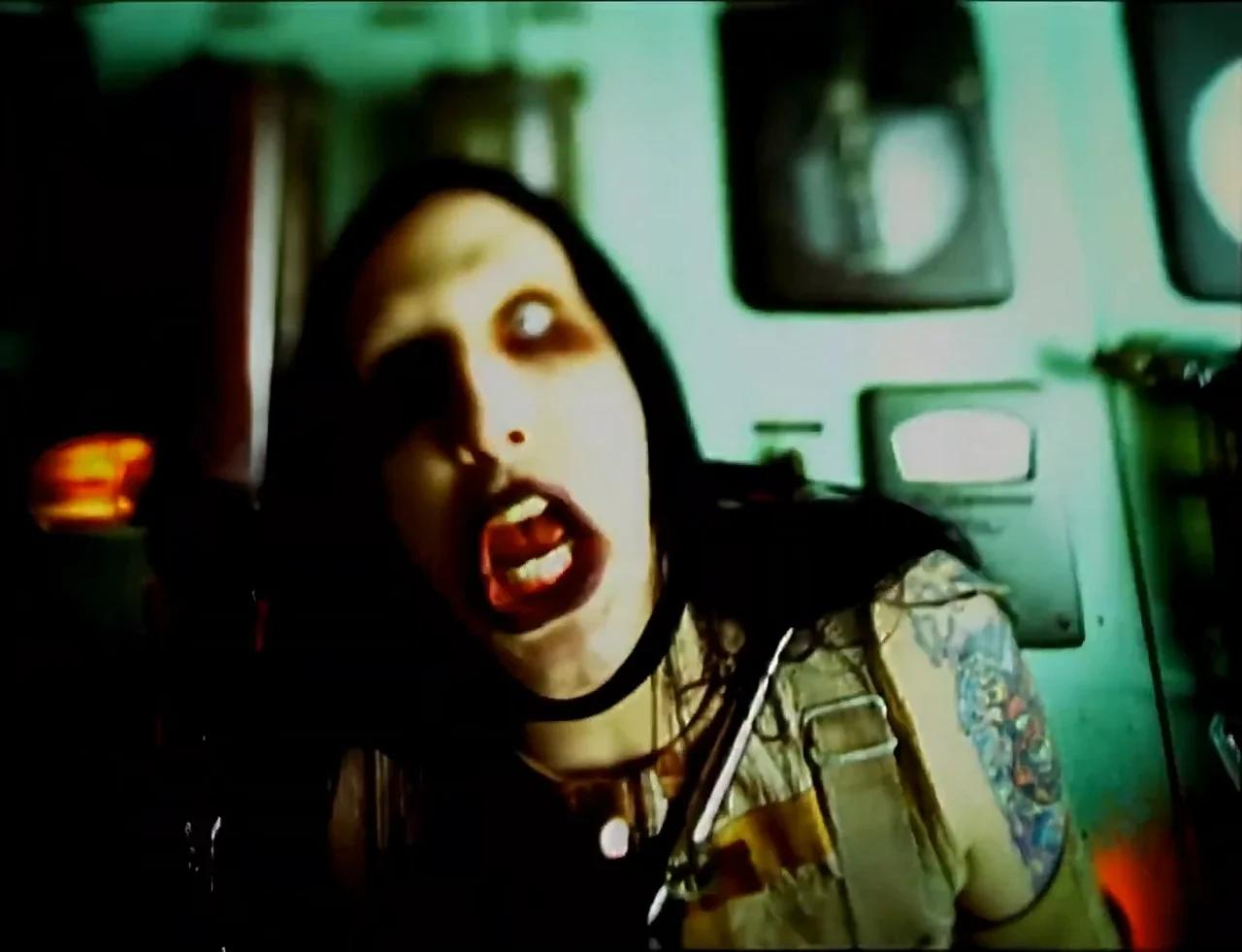 Marilyn Manson - The Beautiful People [Music Video][Metal 1996]