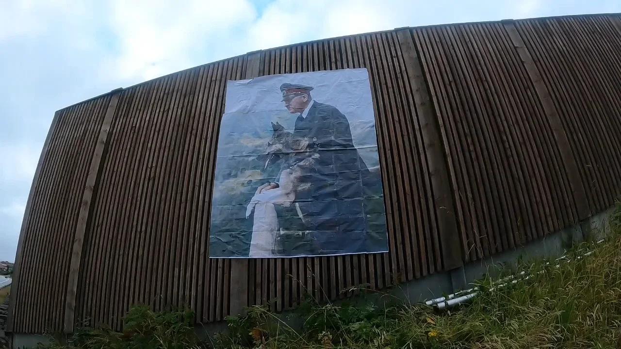The massive Adolf Hitler poster - Summary